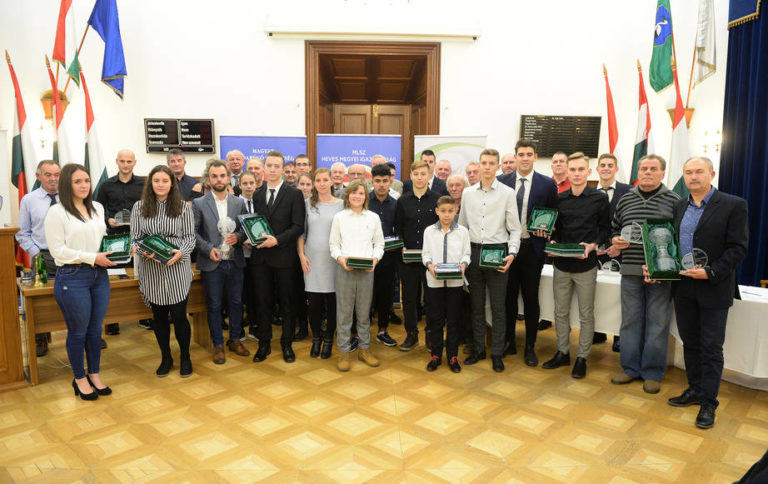 MLSZ Heves Megyei Igazgatósága és a Labdarúgás Jövőjéért Utánpótlás Alapítvány díjátadó gálája a ...